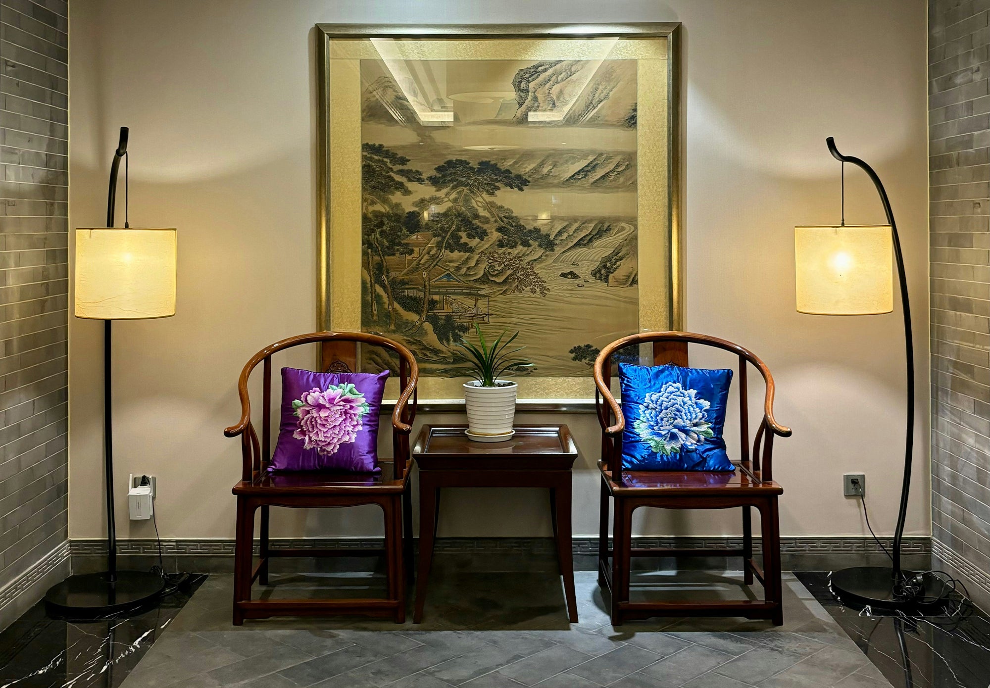 Floor Lamps for Living Room: Minimalist Designs to Enhance Aesthetics